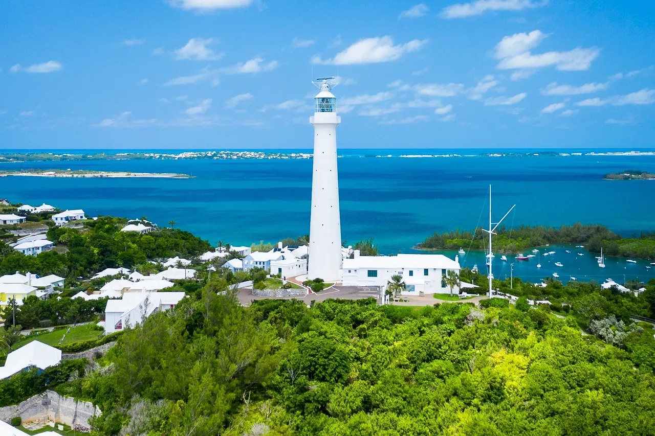 Discover Bermuda’s Historic Gibbs Hill Lighthouse - Bermuda Luxury ...